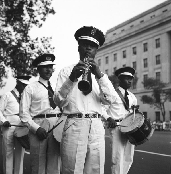 30 Images of Wartime America from a Pioneering Female Photojournalist ...