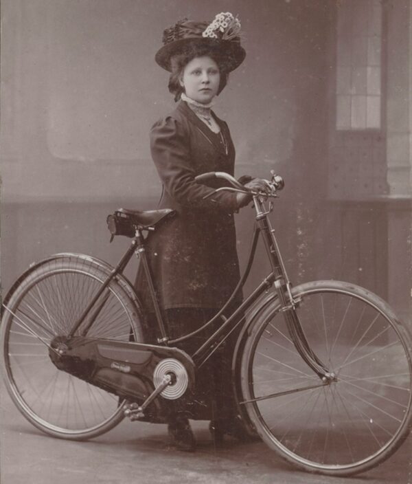 Common Threads: How Bicycles Changed Women's Fashion and Feminism | The ...