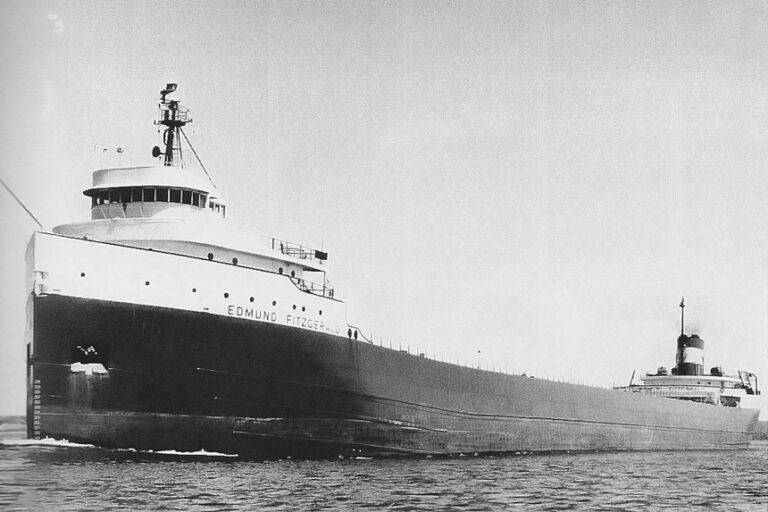 Beyond the Edmund Fitzgerald: Shipwreck Legends of the Great Lakes ...
