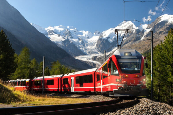 Green Getaways: How to Be an Eco-Friendly Traveler | The Saturday ...